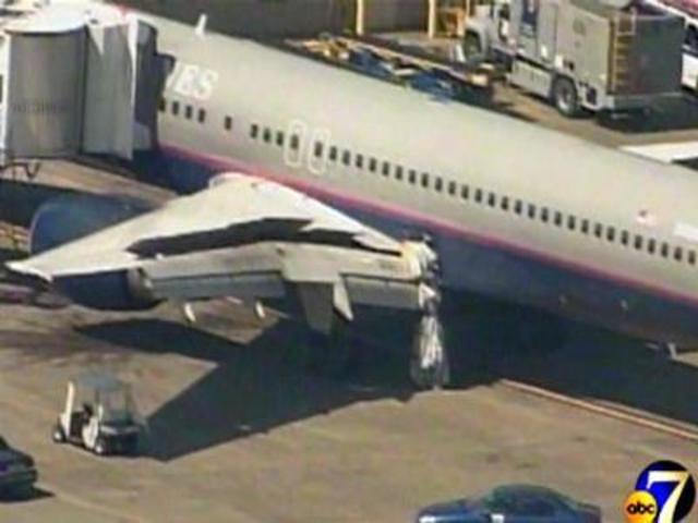 What happens if an emergency slide deploys during take-off - Airliners.net